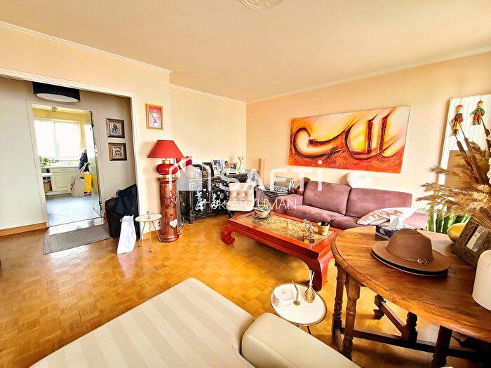 Appartement à vendre - Chevilly-Larue, MIN - 3 pièces - 2 chambres