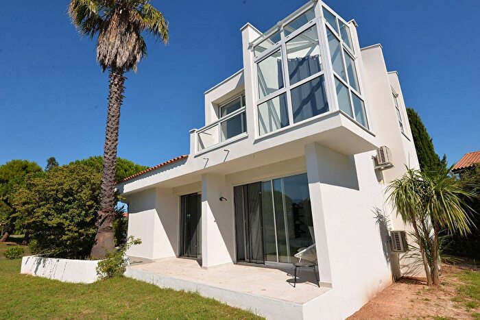 Maison à louer - Alco, Montpellier - 5 pièces - 3 chambres