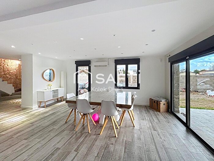 Maison à vendre - Auberives-sur-Varèze - 6 pièces - 4 chambres