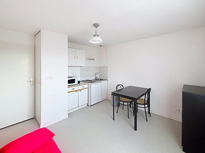 Appartement à louer - Auxerre, Saint-Julien, Saint-Amâtre - 1 pièce