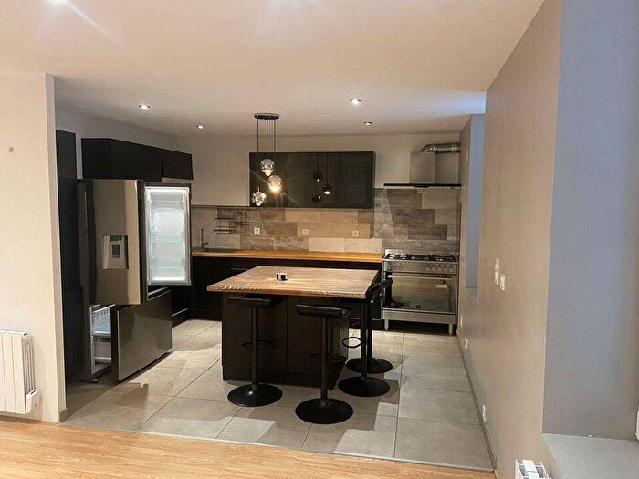 Appartement 7 pièces à Thizy-les-Bourgs, à louer