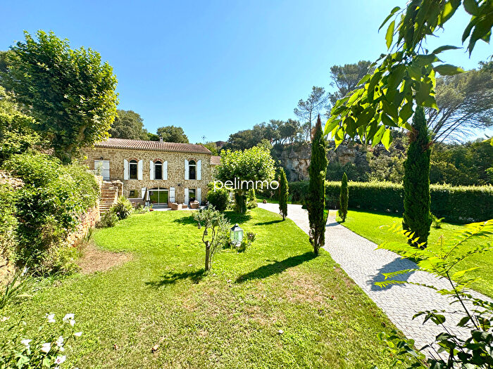 Maison 6 pièces à Grans, à vendre