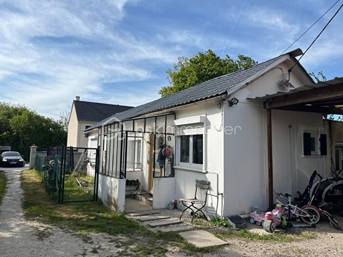Boissy-sous-Saint-Yon : Maison 5 pièces à vendre