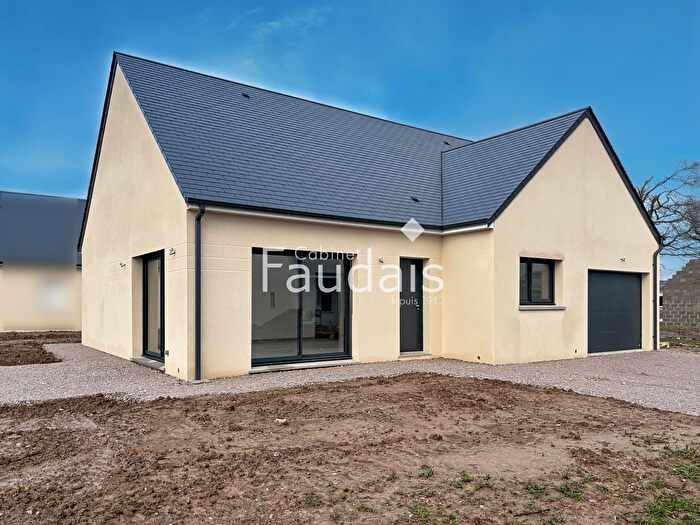 Maison à vendre - Saint-Symphorien-le-Valois - 5 pièces - 3 chambres