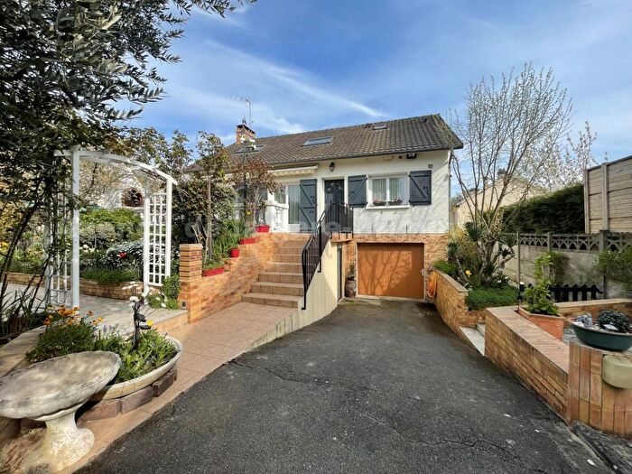 Maison à vendre - Crosne - 4 pièces - 4 chambres