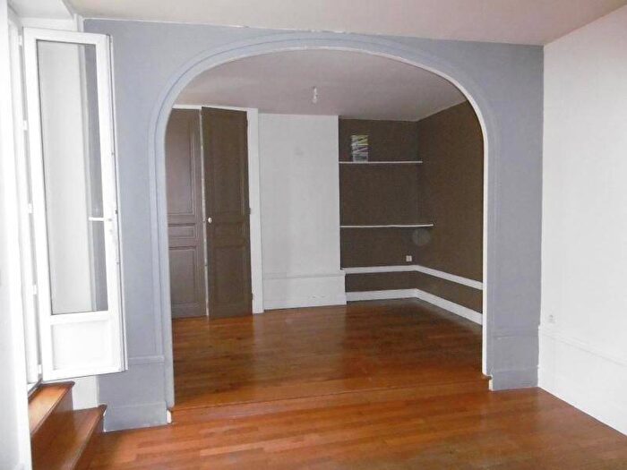 Appartement à louer - Sud, Tarare - 4 pièces - 3 chambres