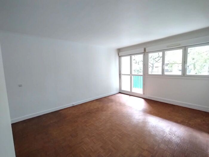 Appartement 4 pièces à Aubergenville, à vendre