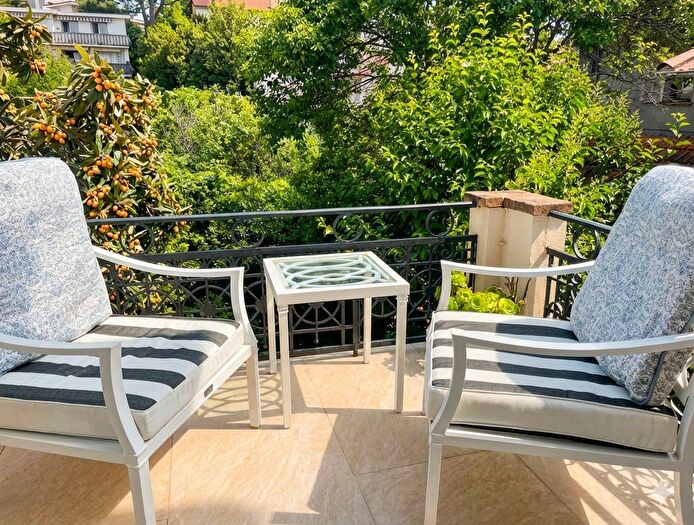 Maison à louer - Cannes, Prado, République - 4 pièces - 3 chambres