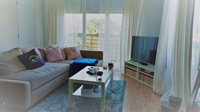 G Appert, Villeneuve-la-Garenne : Appartement 2 pièces à louer