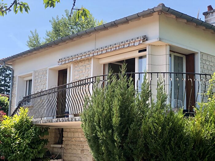 Maison à vendre - Availles-Limouzine - 5 pièces - 2 chambres