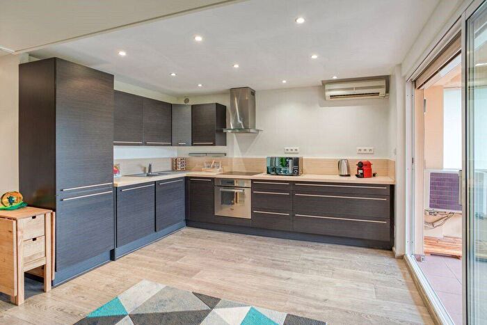 Appartement 1 pièce à louer à Plans, Villeneuve-Loubet