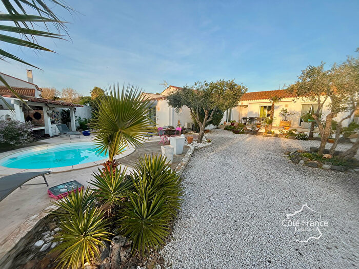 Maison à vendre - Agde, La Ville - 7 pièces - 4 chambres