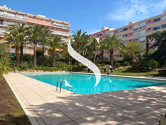 Appartement 4 pièces à vendre - Vallauris, Les Mauruches