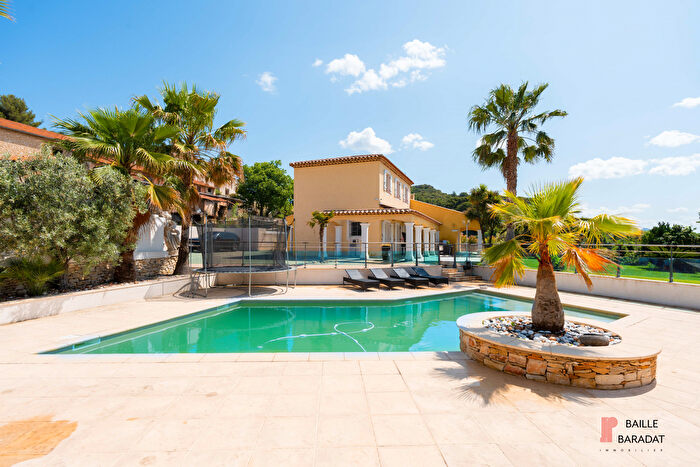 Maison à vendre - Marseille e , Saint-Mitre - 8 pièces - 6 chambres