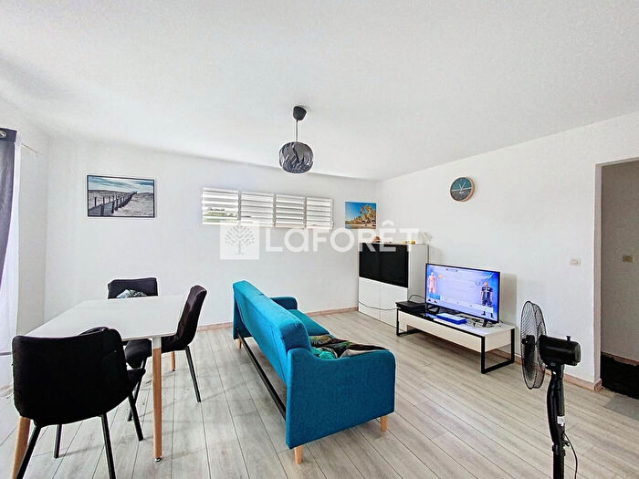 Appartement à vendre - Sainte-Rose - 3 pièces - 2 chambres