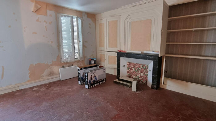 Appartement à vendre - Épineuil - 7 pièces - 4 chambres