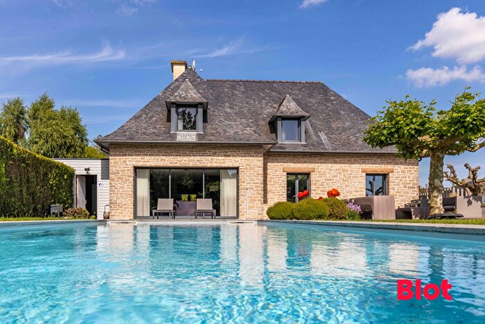 Maison à vendre - Vern-sur-Seiche - 7 pièces - 5 chambres