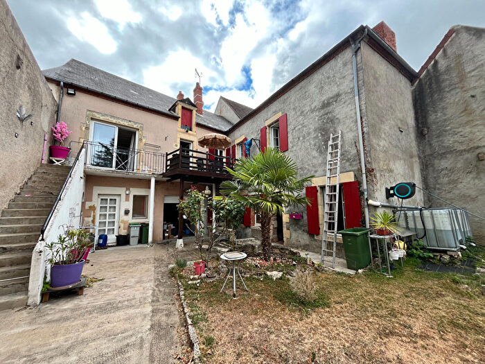 Maison à vendre - Saint-Pierre-le-Moûtier - 12 pièces - 6 chambres