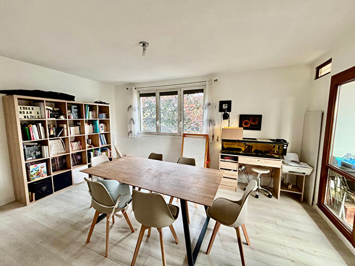 Appartement à vendre - Rillieux-la-Pape, Ville nouvelle Est - 5 pièces - 3 chambres