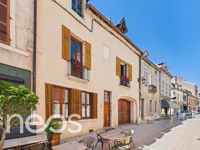 Maison 8 pièces à vendre à Nuits-Saint-Georges