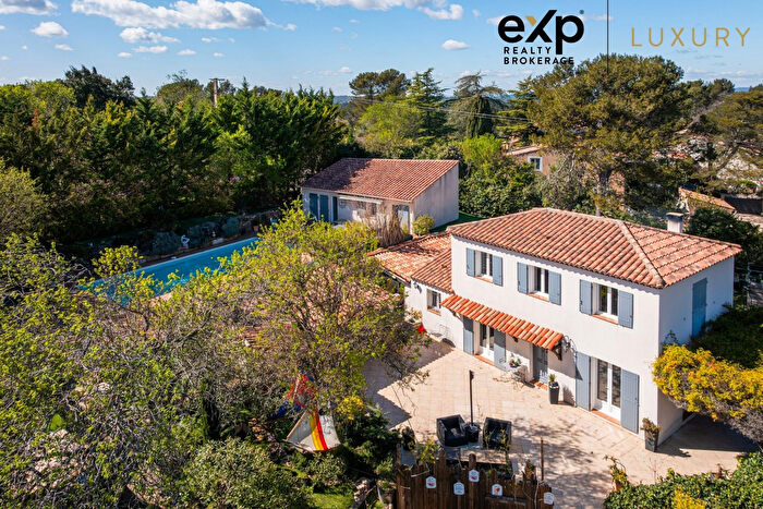 Maison à vendre - Belcodène - 8 pièces - 4 chambres