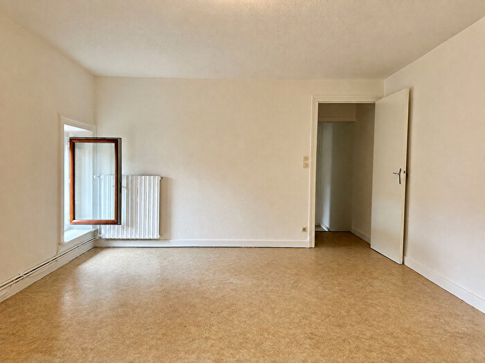 Appartement 1 pièce à Le Bois-d'Oingt, à louer
