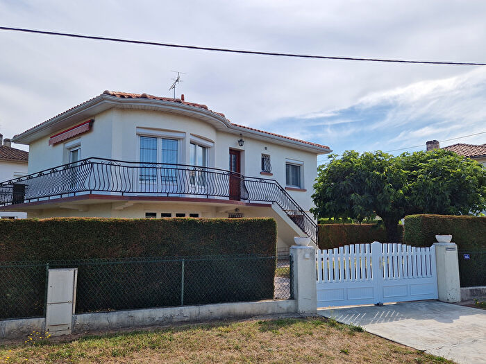 Maison 5 pièces à vendre à Bias