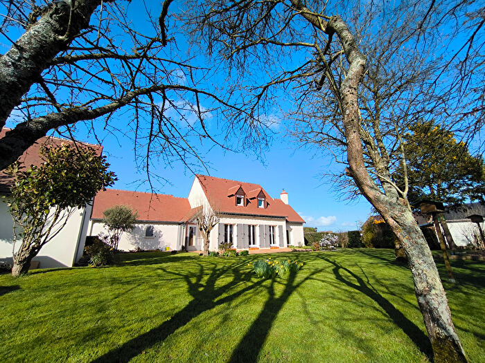 Beaumont-sur-Sarthe : Maison 6 pièces à vendre