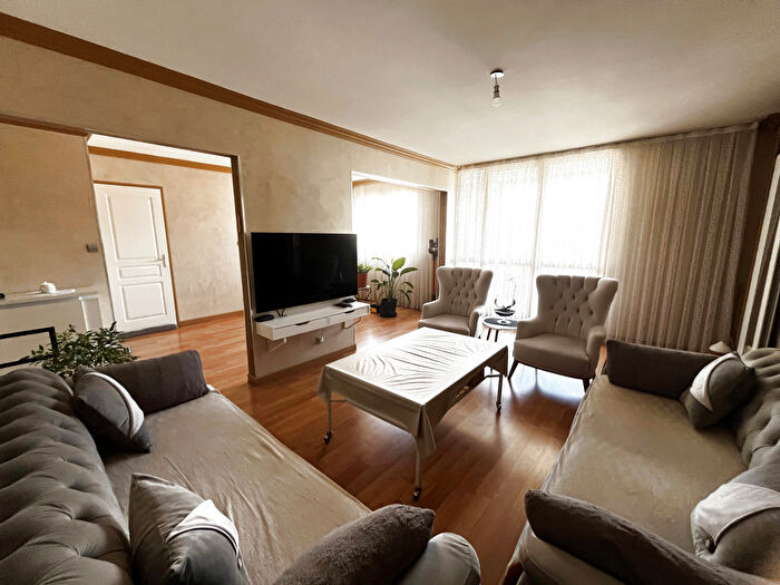 Appartement à vendre - Échirolles, Villeneuve - 5 pièces - 3 chambres