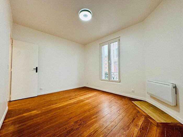 Appartement à louer - Joffre-Chemins des Bourdons, Gagny - 3 pièces - 2 chambres