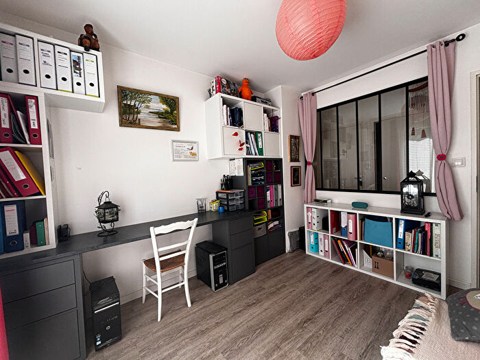 Maison à vendre - Saint-Laurent-de-la-Prée - 6 pièces - 4 chambres