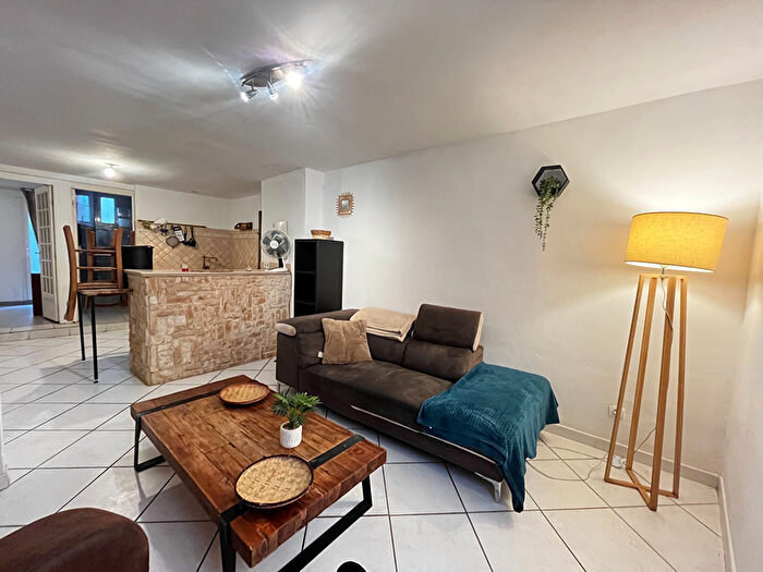 Appartement 2 pièces à Saint-Maximin-la-Sainte-Baume, Centre-ville, à louer