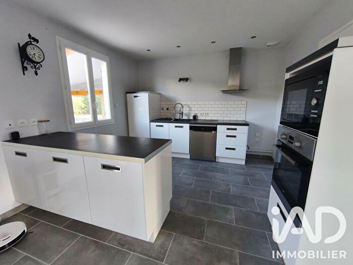 Maison 5 pièces à Saint-Samson-de-la-Roque, à vendre