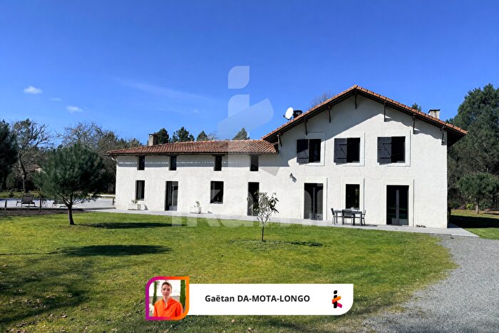 Maison 6 pièces à Lugos, à vendre