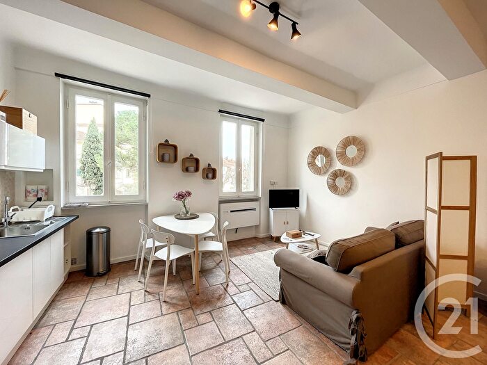 Maisons à vendre et appartements à louer - 1