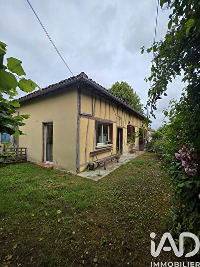 Maison 4 pièces à Dému, à vendre
