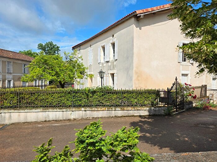 Maison 7 pièces à vendre - Condéon