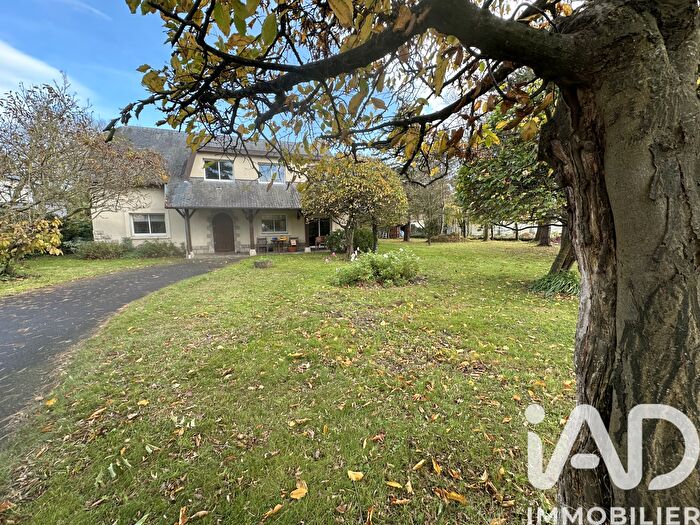 Maison à vendre - Jullouville - 9 pièces - 7 chambres