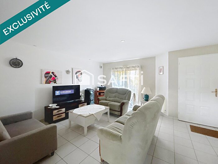 Maison à vendre - Théhillac - 4 pièces - 3 chambres