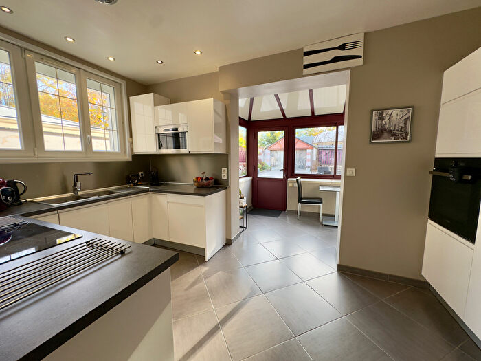 Maison à vendre - Chécy - 6 pièces - 4 chambres