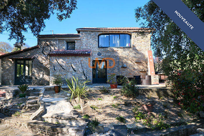 Maison à vendre - Nîmes - 5 pièces - 4 chambres
