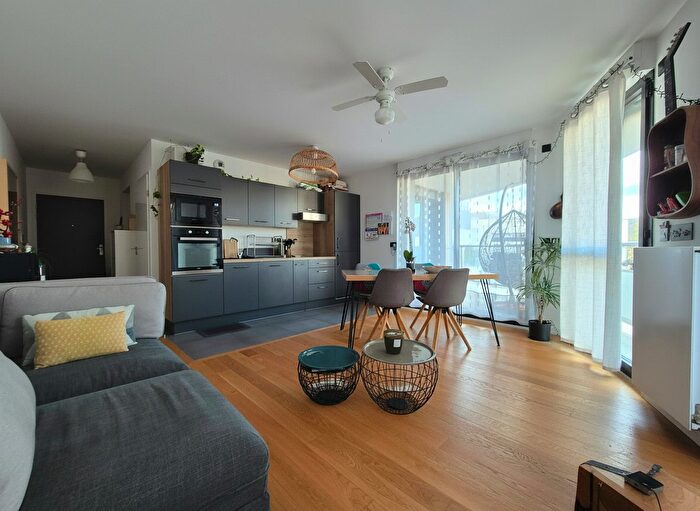 Appartement à vendre - Noisy-le-Grand, Centre-ville - 3 pièces - 2 chambres