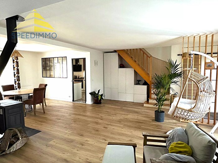 Maison à vendre - Marolles-en-Brie - 8 pièces - 5 chambres