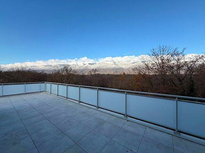 Appartement à louer - Ouest, Saint-Genis-Pouilly - 1 pièce - 2 chambres