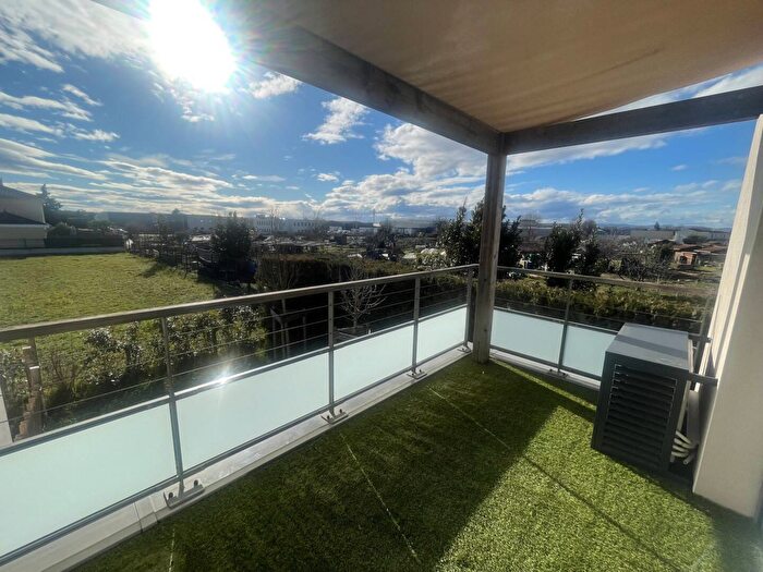 Appartement à louer - Chassieu - 4 pièces - 3 chambres