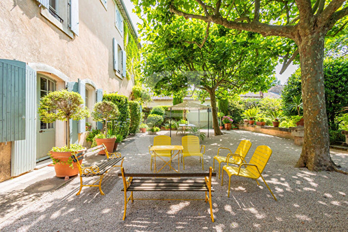 Maison à vendre - LIsle-sur-la-Sorgue, Névons - 11 pièces - 8 chambres