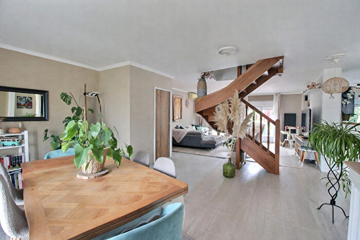 Maison à vendre - Nogent-le-Roi - 5 pièces - 4 chambres