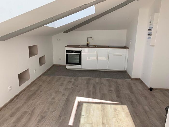 Appartement à louer - Saint-Étienne, Centre-ville, Peuple, Chavanelle - 1 pièce - 1 chambre