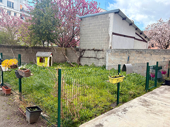 Appartement à louer - Saint-Denis, République, Gare - 2 pièces - 1 chambre