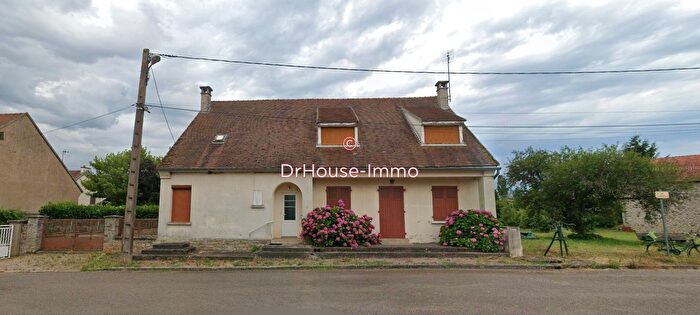 Maison 7 pièces à Marcheseuil, à vendre